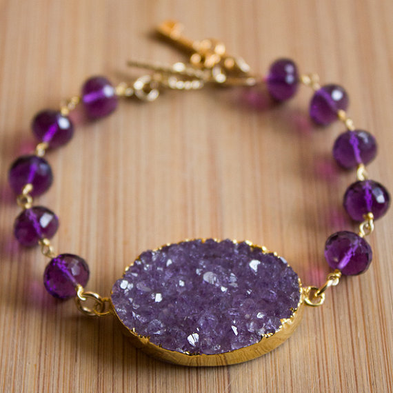 What Is Druzy Jewelry? Here's What You Need to Know | Emmaline Bride