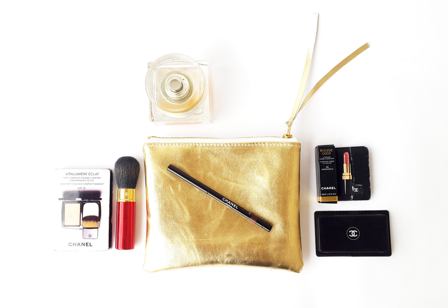 Metallic Cosmetic Bag for Fall/Winter Weddings by Razolly