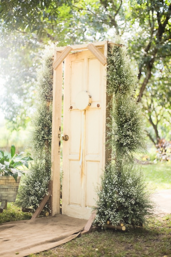 14 Most Beautiful Ceremony Backdrops Using Doors